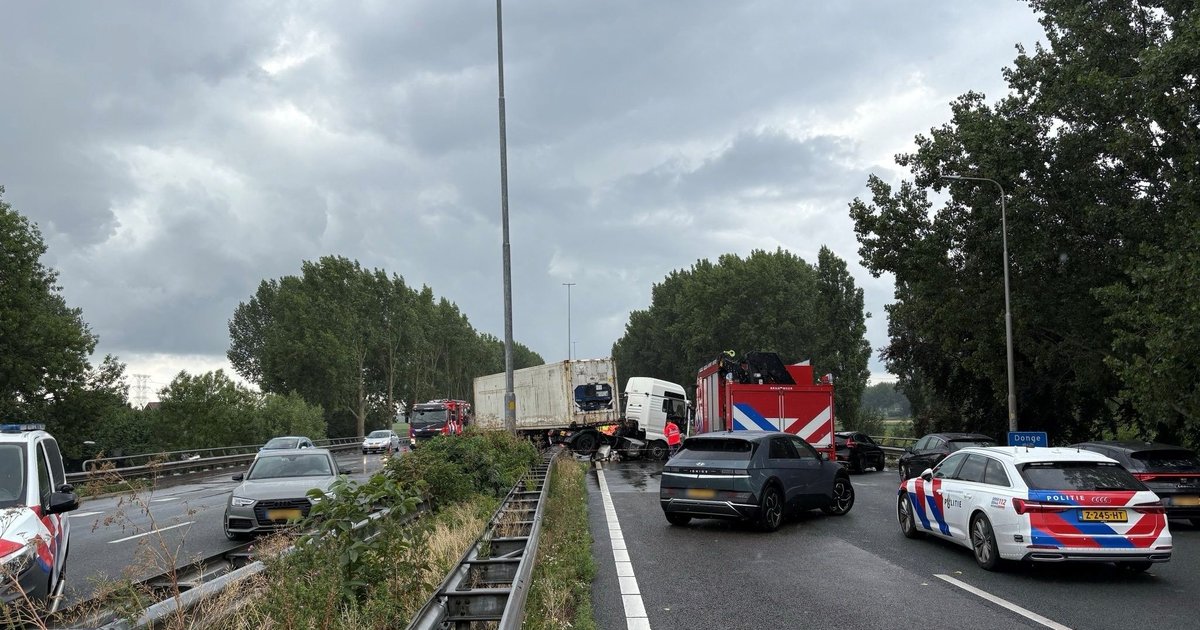 A27 in beide richtingen dicht bij knooppunt Hooipolder door ongeval | Rijkswaterstaat ...